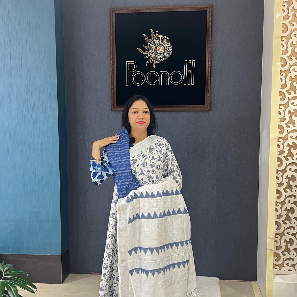 Buy Semi Linen SAREE - White Blue shade Search code 3806 Online